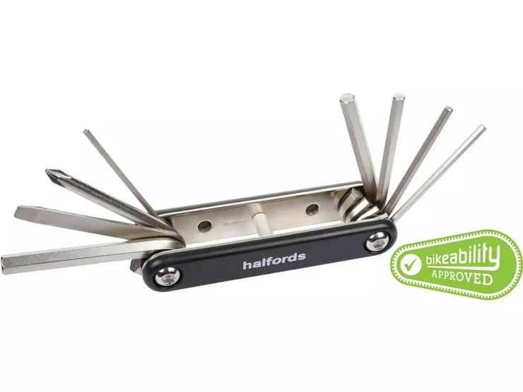 Must-have bike accessories for your cycling day trips - Halfords