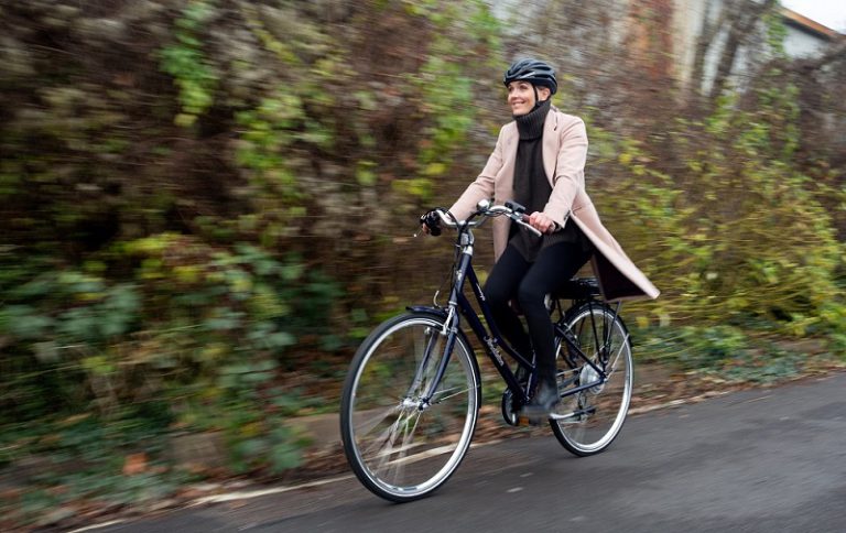 Cycling for mental wellbeing with Victoria Pendleton - Halfords