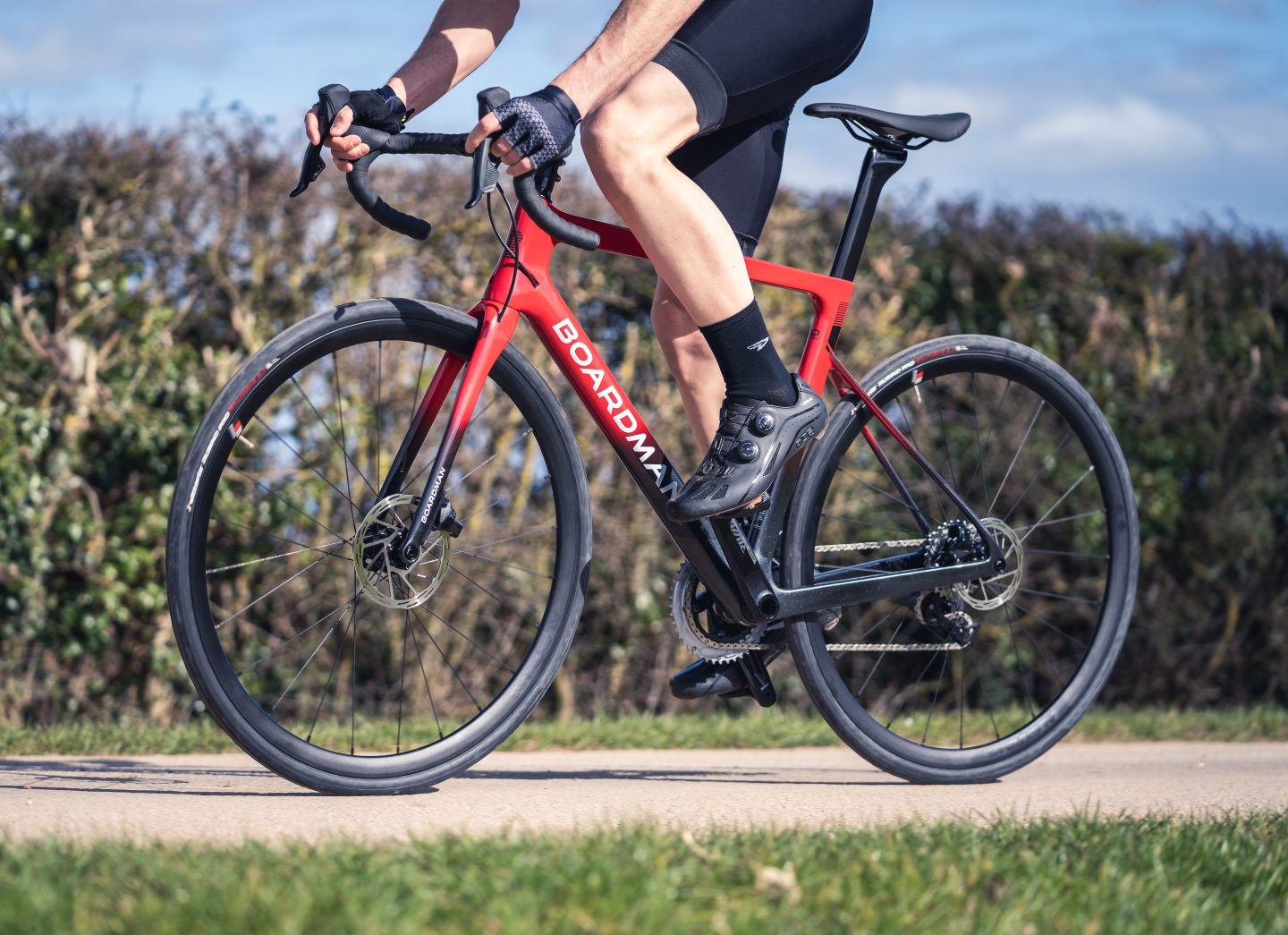 Boardman's range of award-winning bikes - Halfords