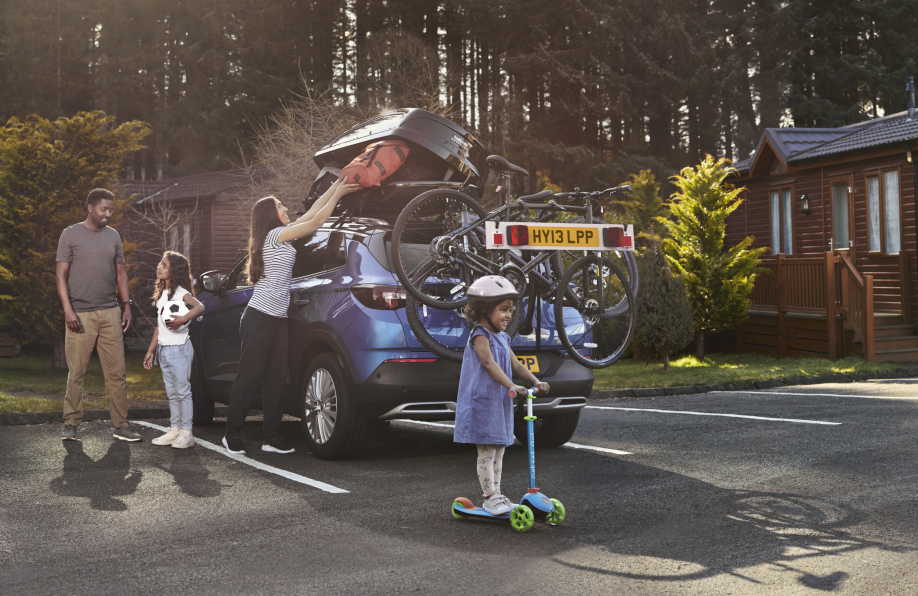 How to choose a roof box - Halfords