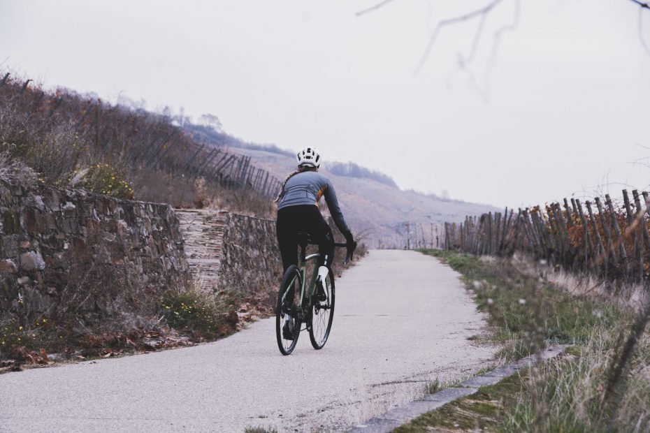 Autumn and winter riding: off-season training for cyclists - Halfords