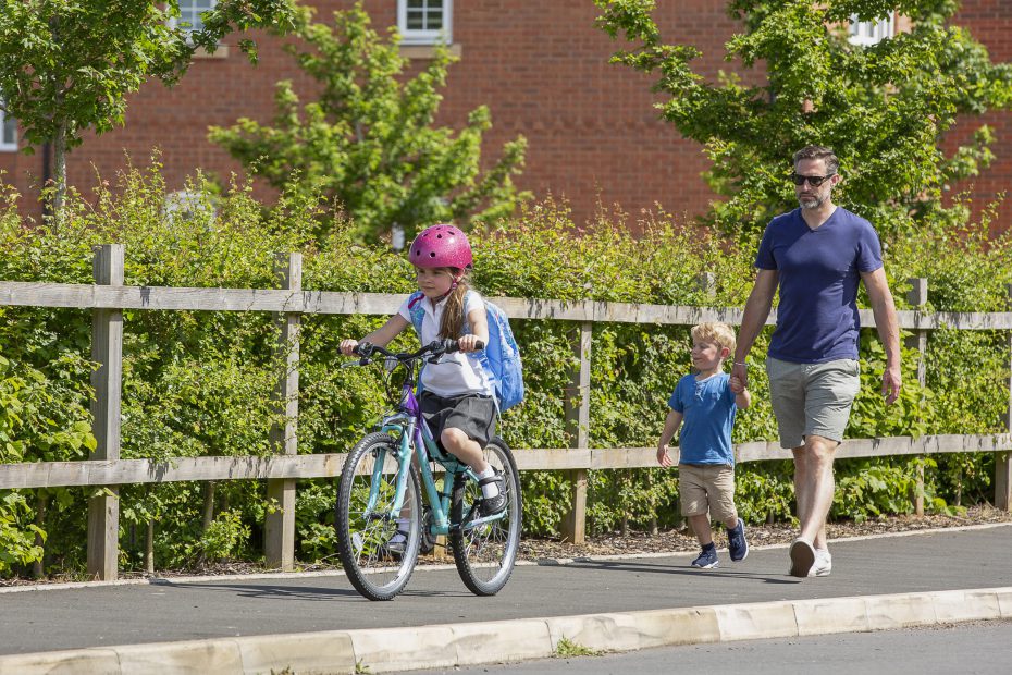 School Run Fun: Teach your Child to Ride a Bike This Summer
