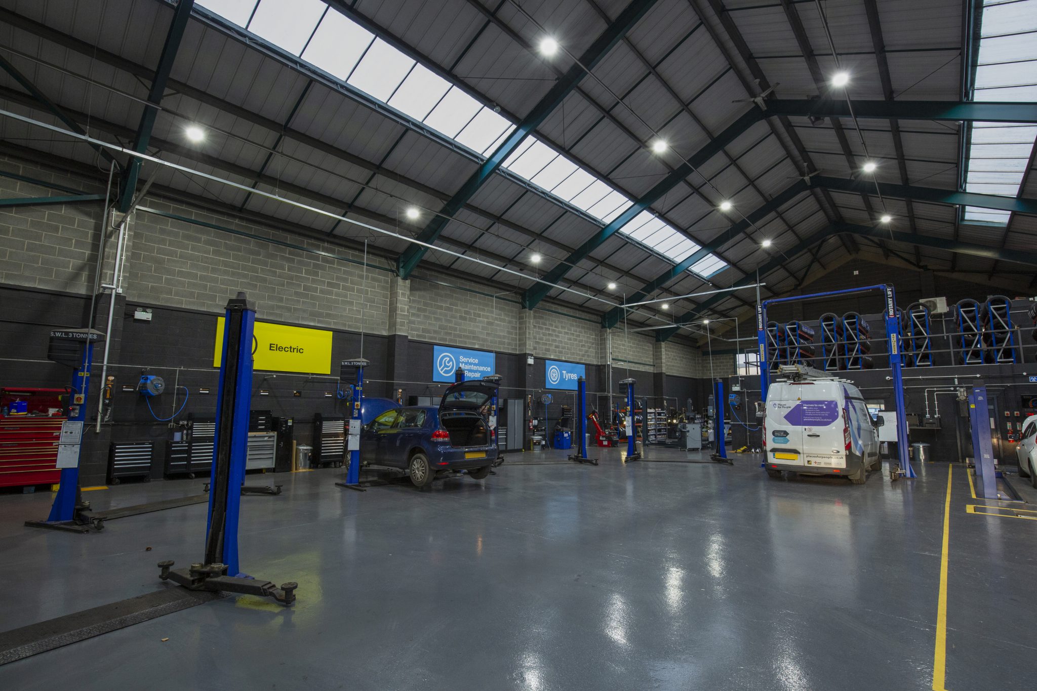 Inside The All-New Halfords Garage Experience - Halfords