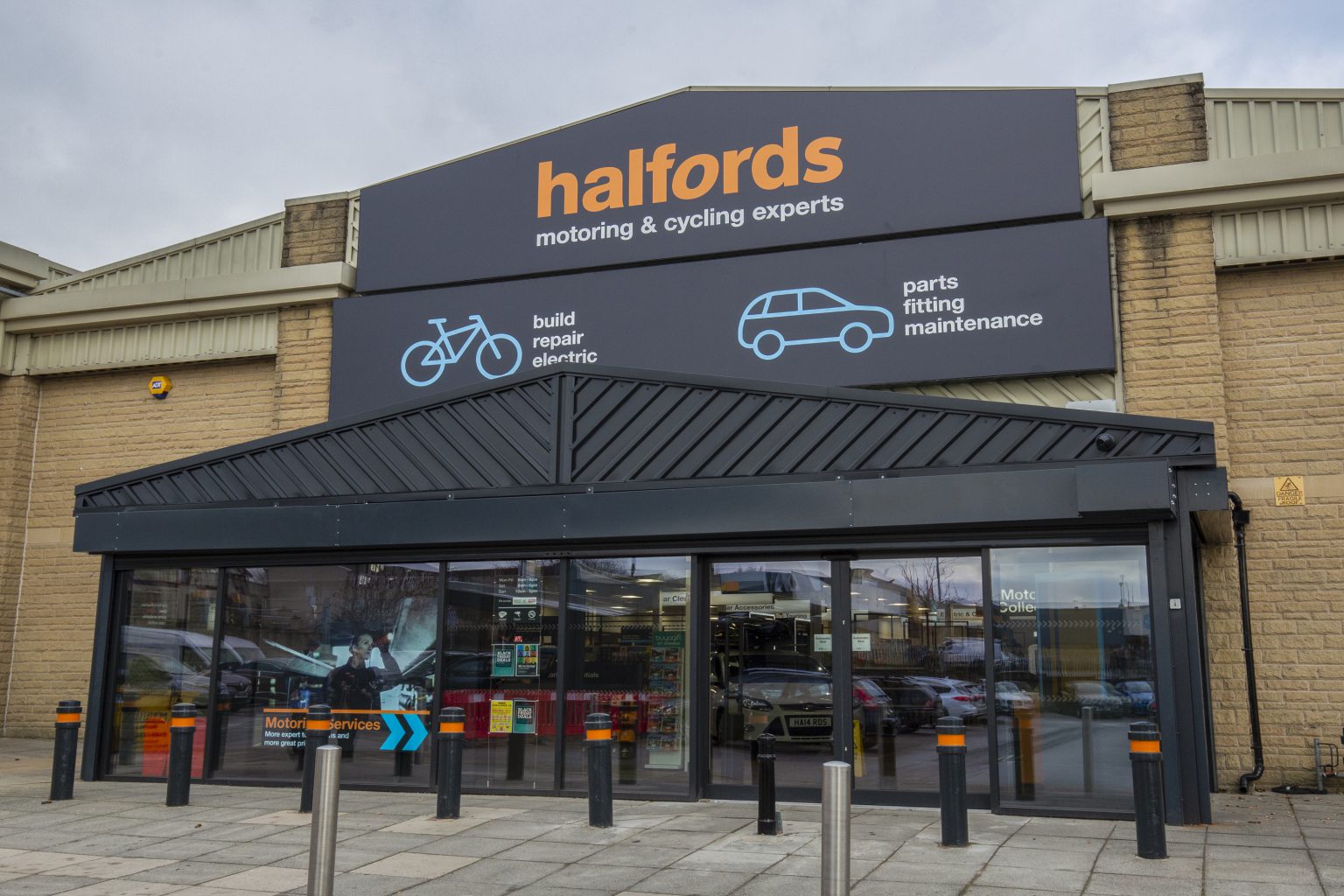 Discover your new-look Halifax store and garage - Halfords