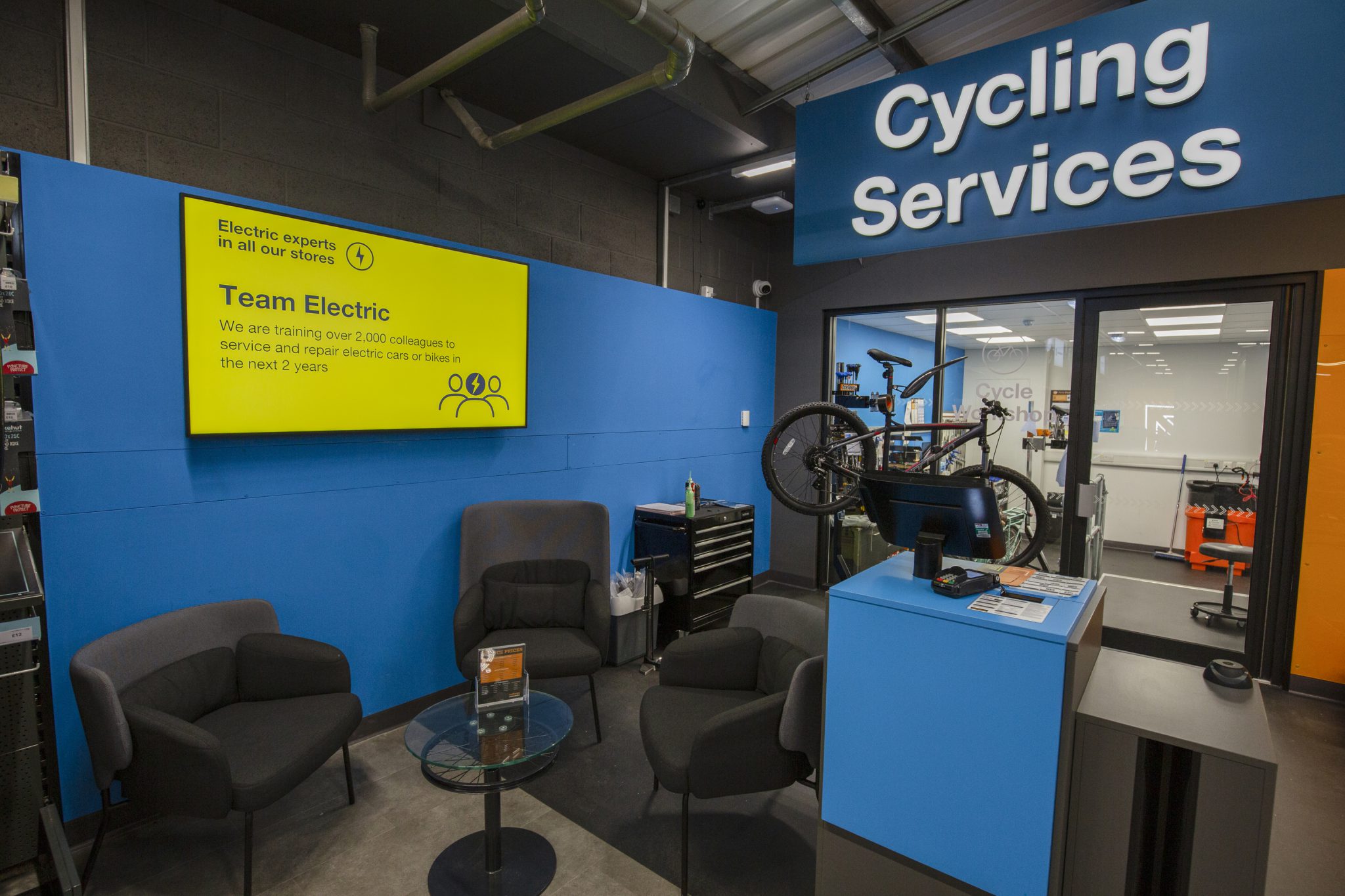 Discover your new-look Halifax store and garage - Halfords
