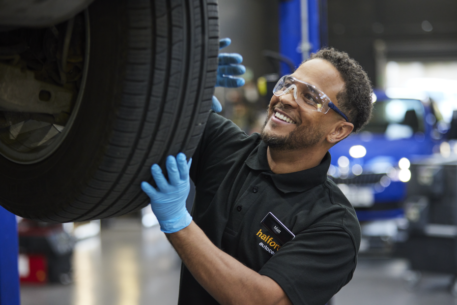 Beat the rush: Book your MOT, service or repair today! - Halfords