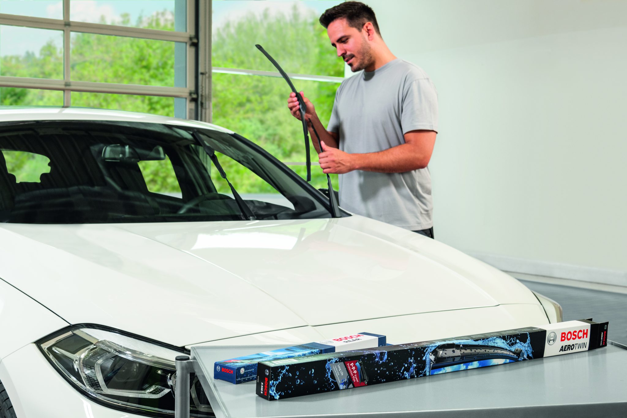 How to make your wiper blades last longer with Bosch - Halfords