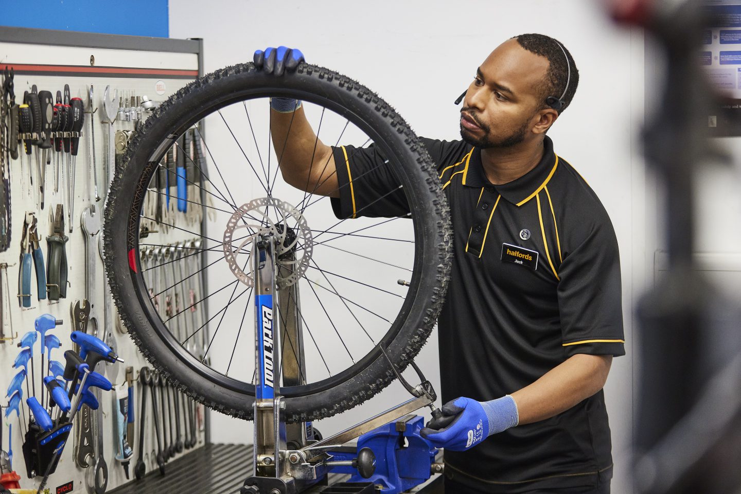 5 things to think about before taking your bike on a getaway - Halfords