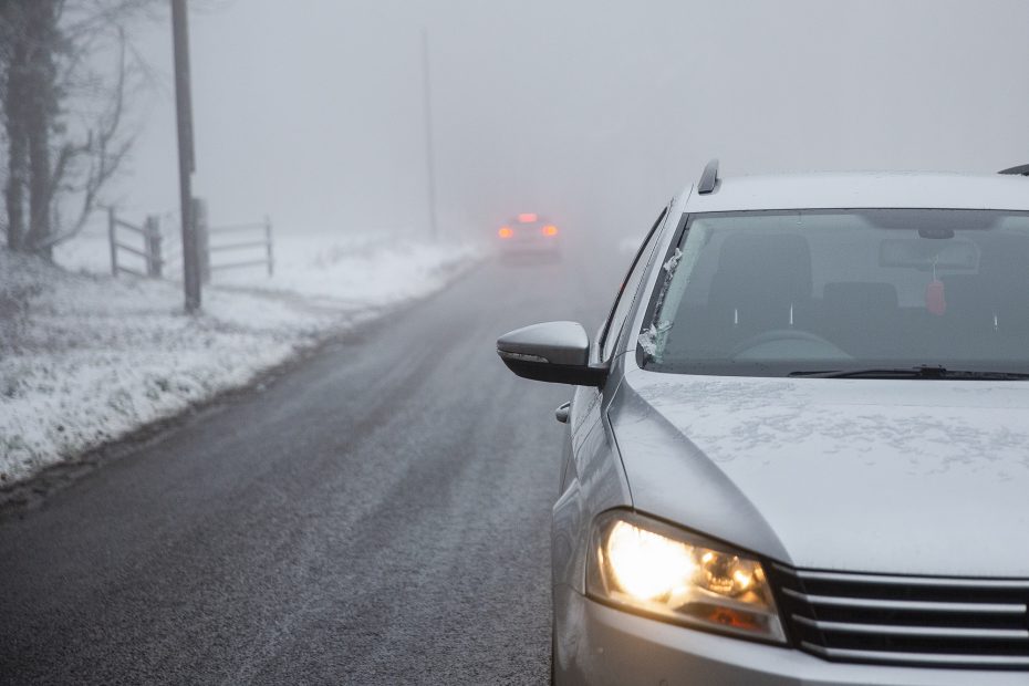 How to de-ice a car - Halfords