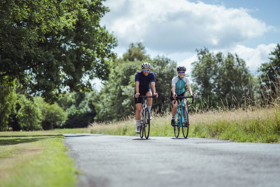 Top tips for cycling in the sun - Halfords