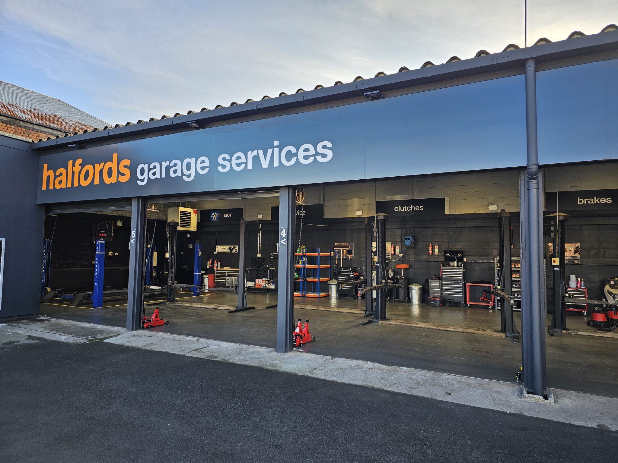 Inside The All-New Halfords Garage Experience - Halfords