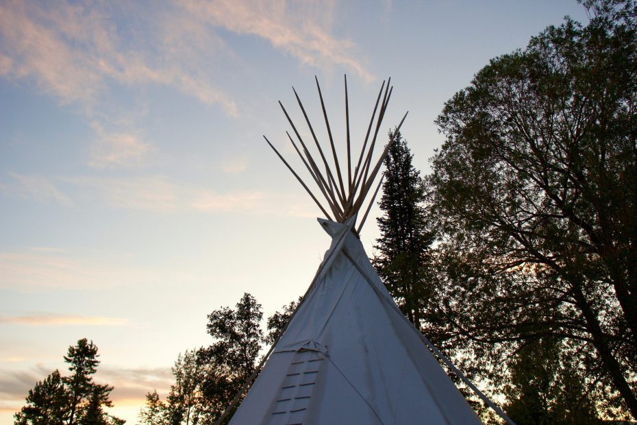 Guide to Family Glamping - Halfords