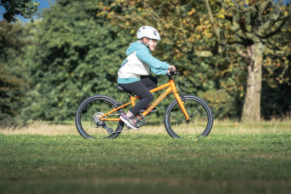 Getting kids cycling to school - Halfords