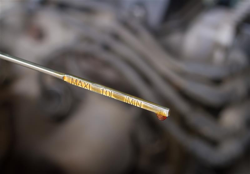 Engine Oil: A Beginner's Guide - Halfords