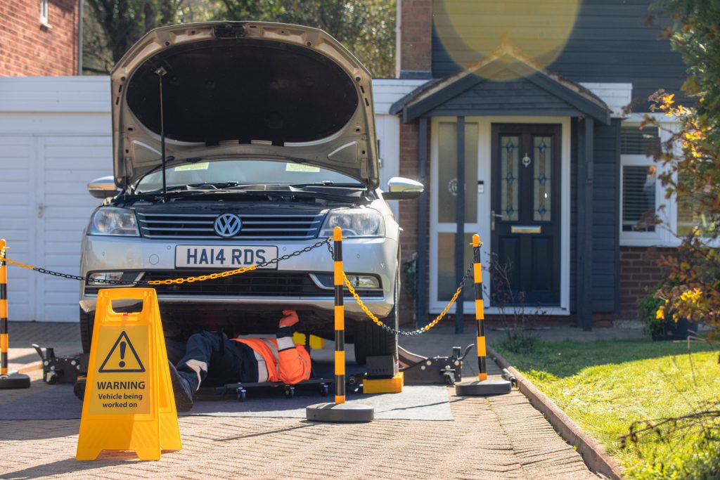 Halfords Mobile Experts: Full Car Service - Halfords