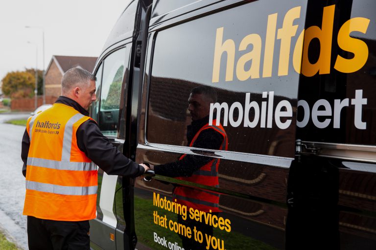 Halfords Mobile Experts: Full Car Service - Halfords